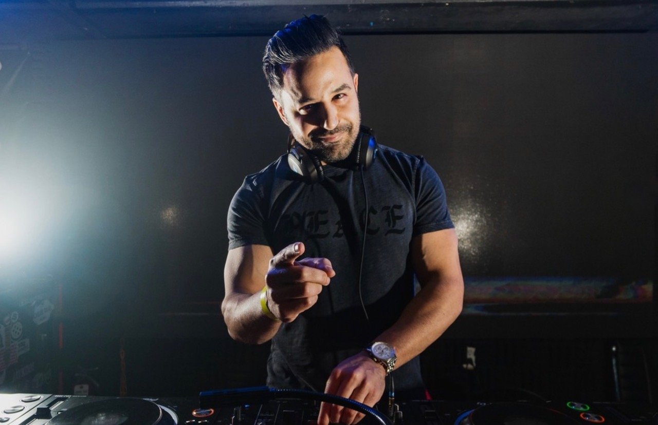 Il Telaio Sonoro di Sam Allan: Un'Analisi Approfondita di "Unbreakable ...